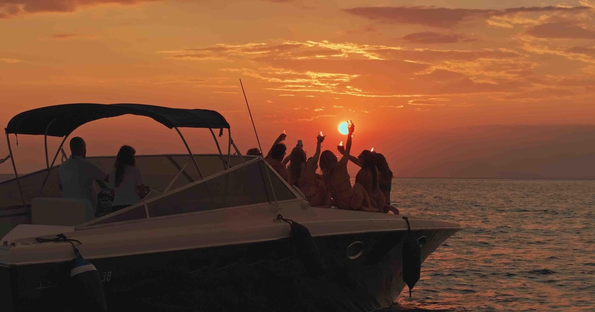 Passeio de barco particular ao pôr do sol em Sorrento - Bar e aperitivo ...