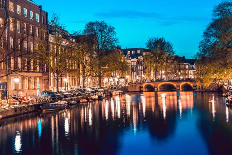 Amsterdam: Smoke and Lounge City Boat Cruise | GetYourGuide