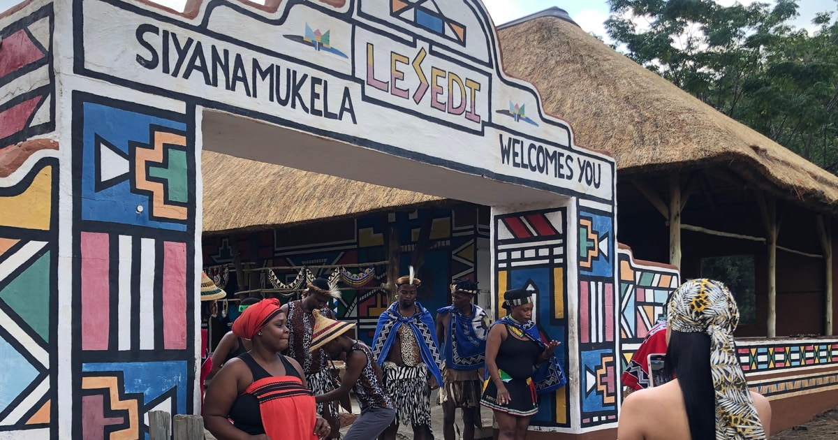 Johannesburg Lion Park und Lesedi Cultural Village | GetYourGuide