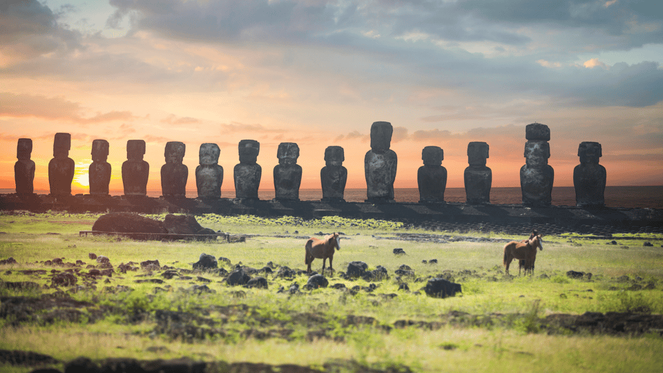 Solopgang Tongariki: Solopgang ved Tongariki Park Privat tur | GetYourGuide