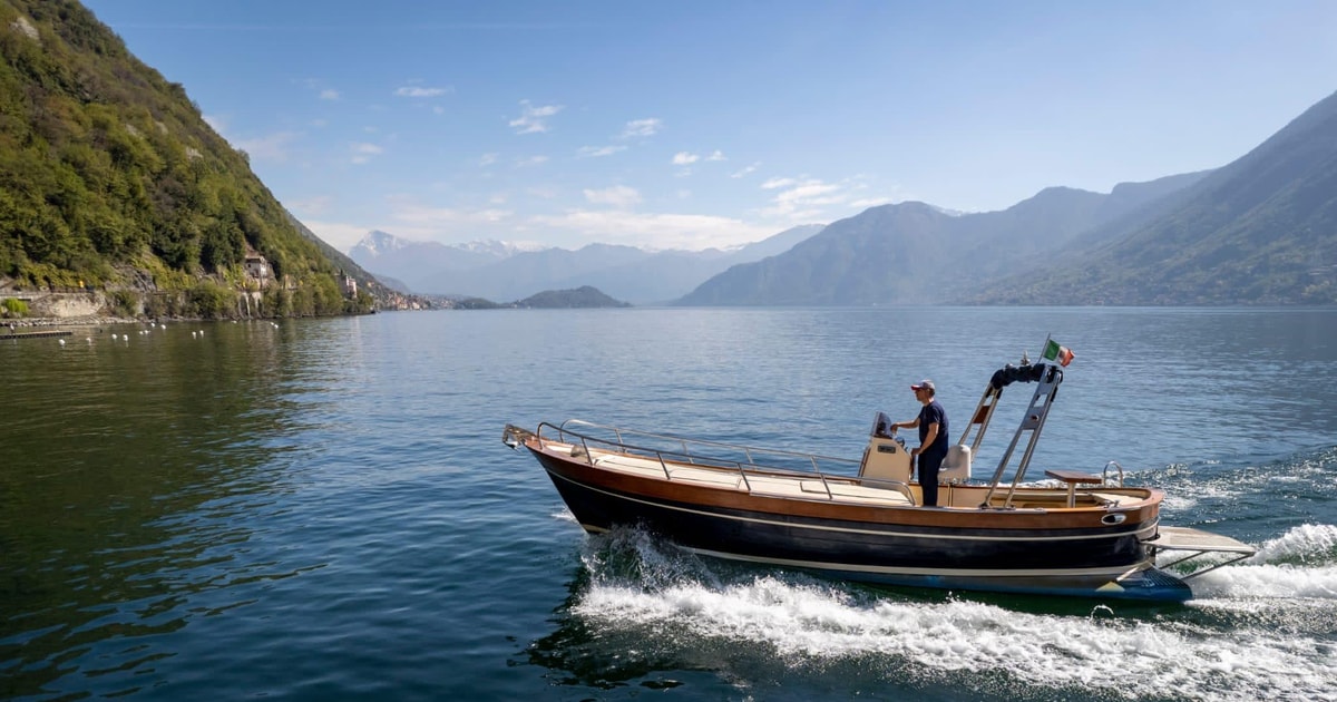 Comomeer op klassieke houten boot | GetYourGuide