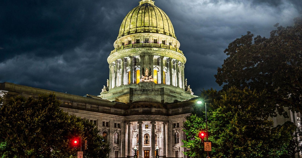 Madison Ghost Tour: Murmurs of Mourning Murder | GetYourGuide