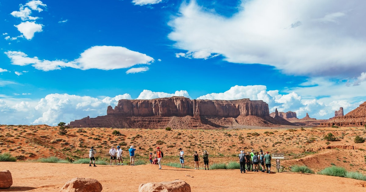 Monument Valley: Sunset Tour with Navajo Guide | GetYourGuide