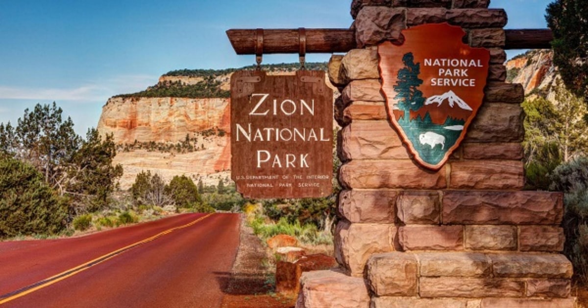 Las Vegas: Zion & Bryce Canyon, Antelope Canyon 2-day Tour | GetYourGuide