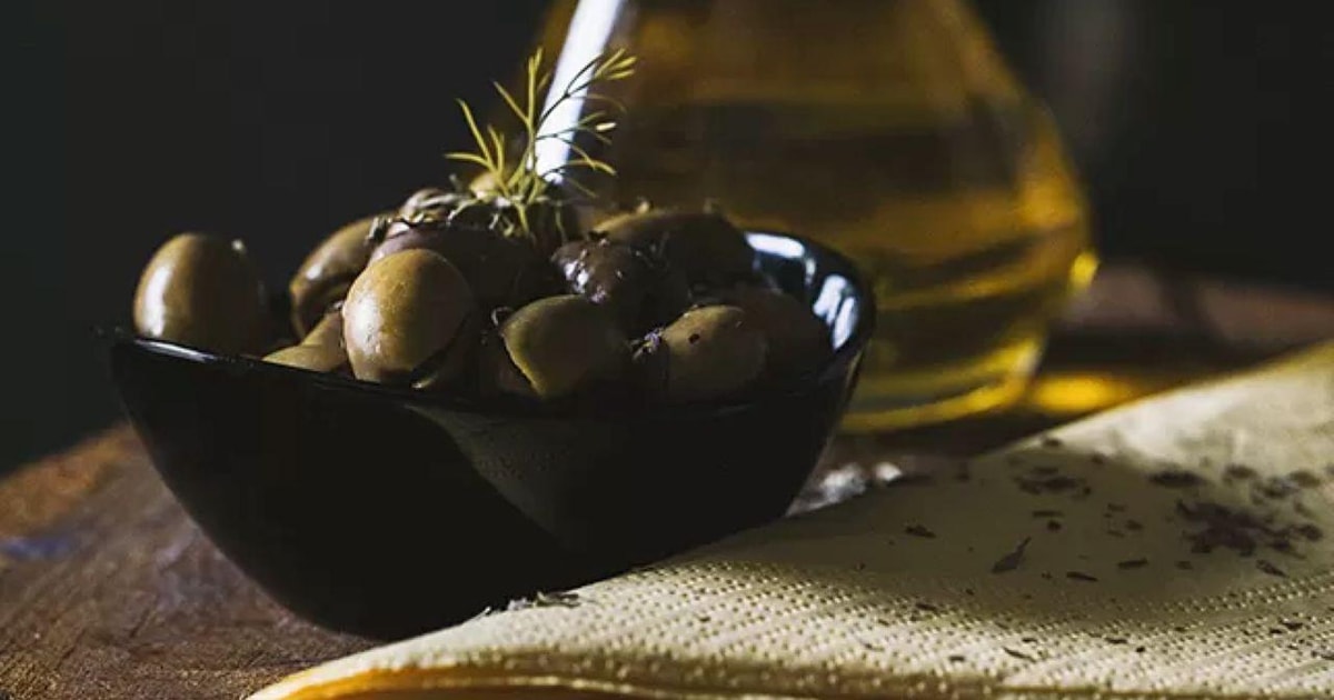EVO Experience: discovering Pomes oil | GetYourGuide
