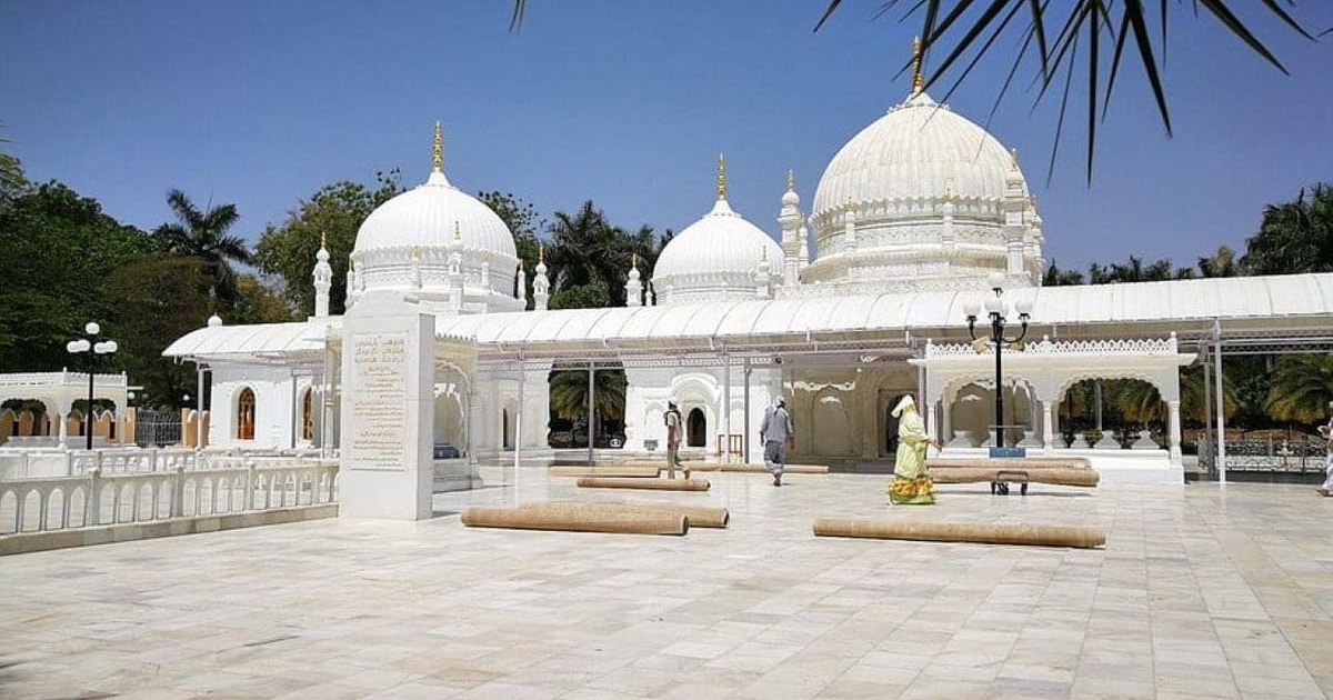 Burhanpur: 2-Day Mughal Heritage Tour with Hotel Stay | GetYourGuide