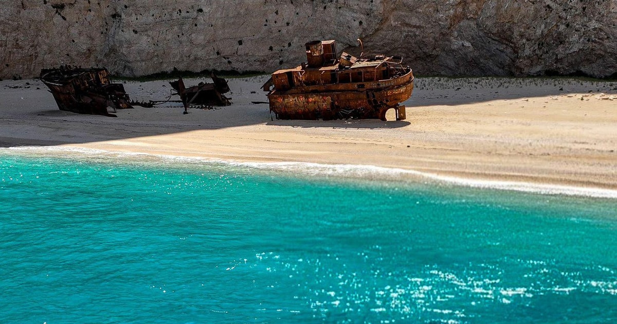 Zakynthos: Skibsvrag og huler Bådudlejning uden skipper | GetYourGuide