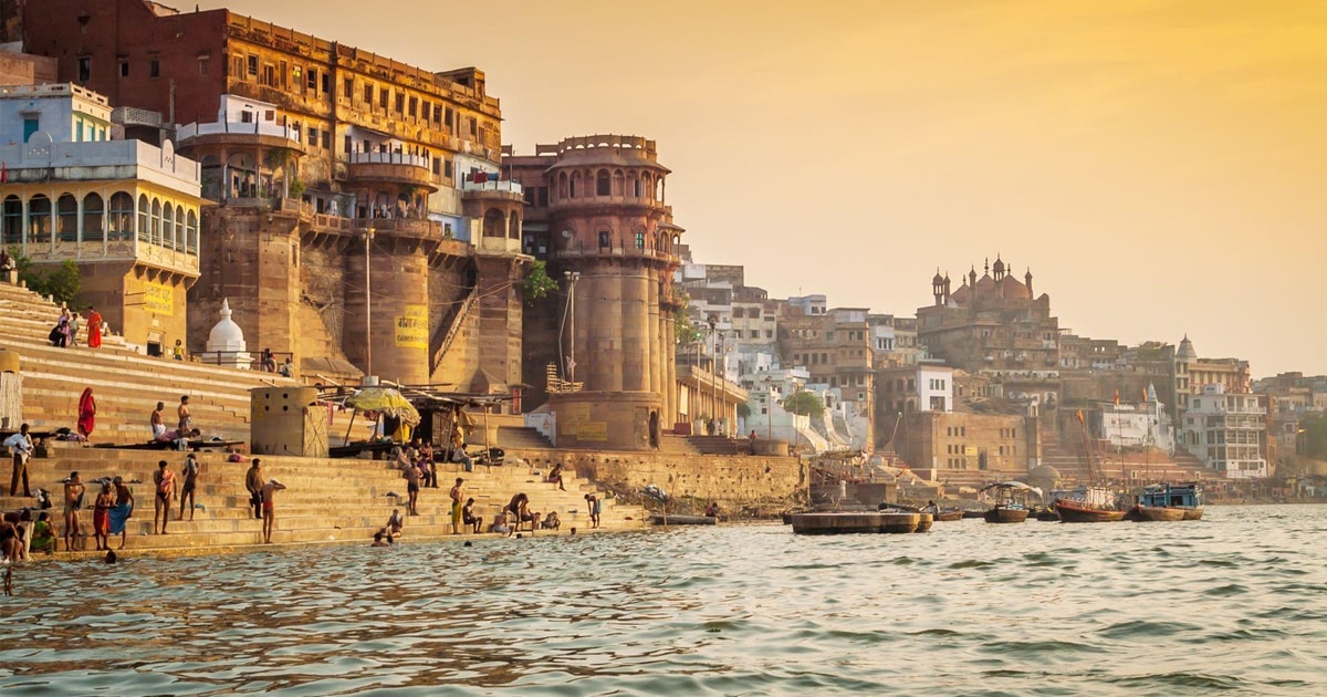 Ganga Ghat Arti with Roof Café Close to Ganges | GetYourGuide