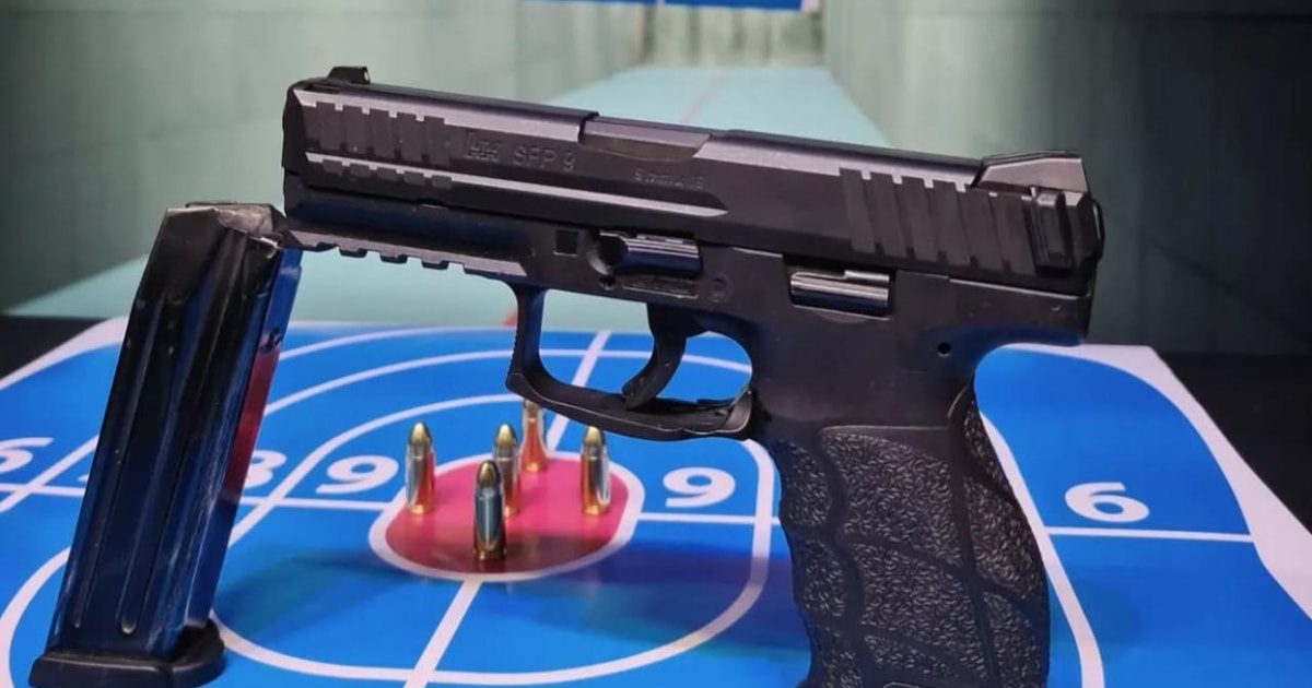 Tirana: Poligono di tiro con pistola e trasporto | GetYourGuide