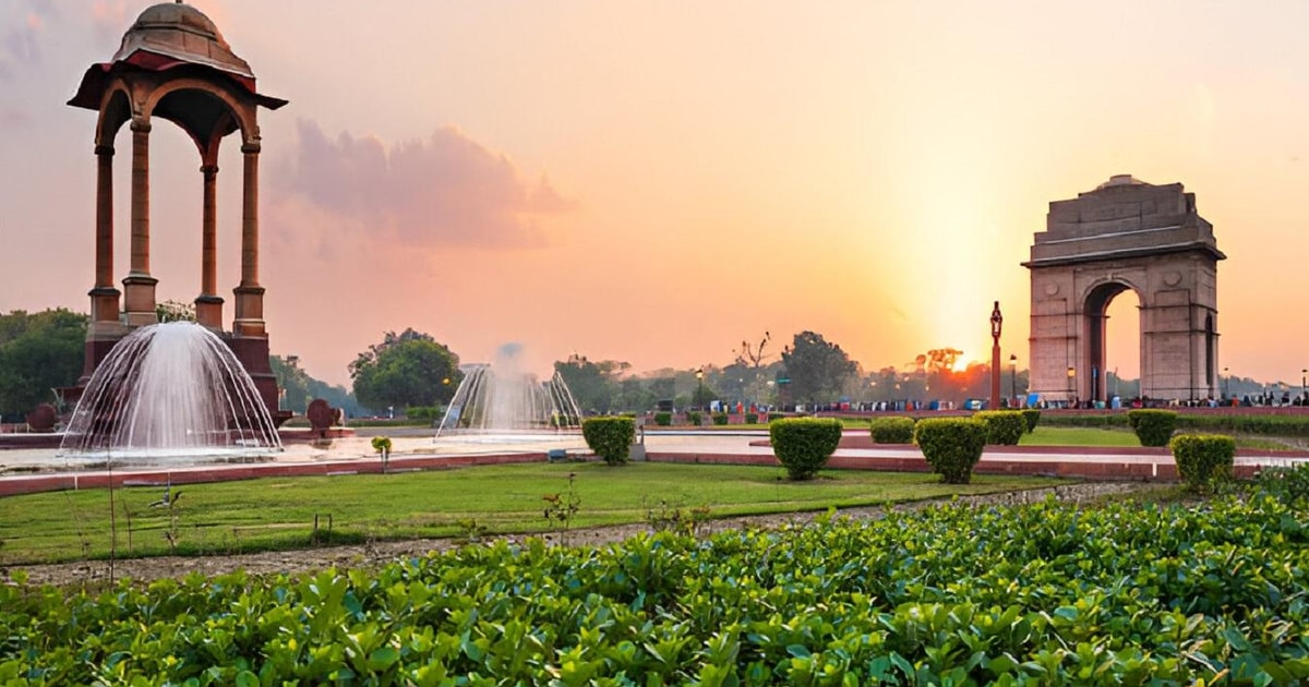 Delhi: India Gate, Humayun Tomb and Qutub Minar Guided Tour | GetYourGuide