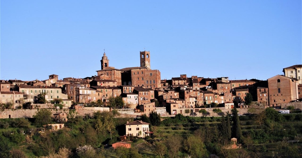 Città della Pieve: urban trekking, visiting Etruscan remains | GetYourGuide