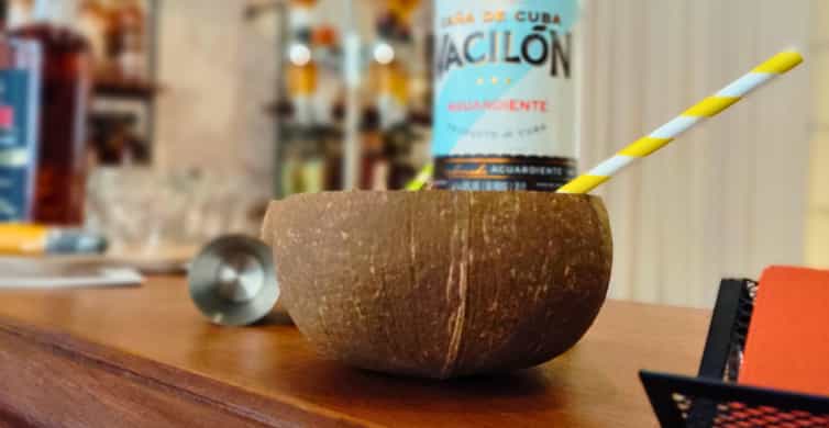 Découverte du cocktail cubain Canchanchara | GetYourGuide