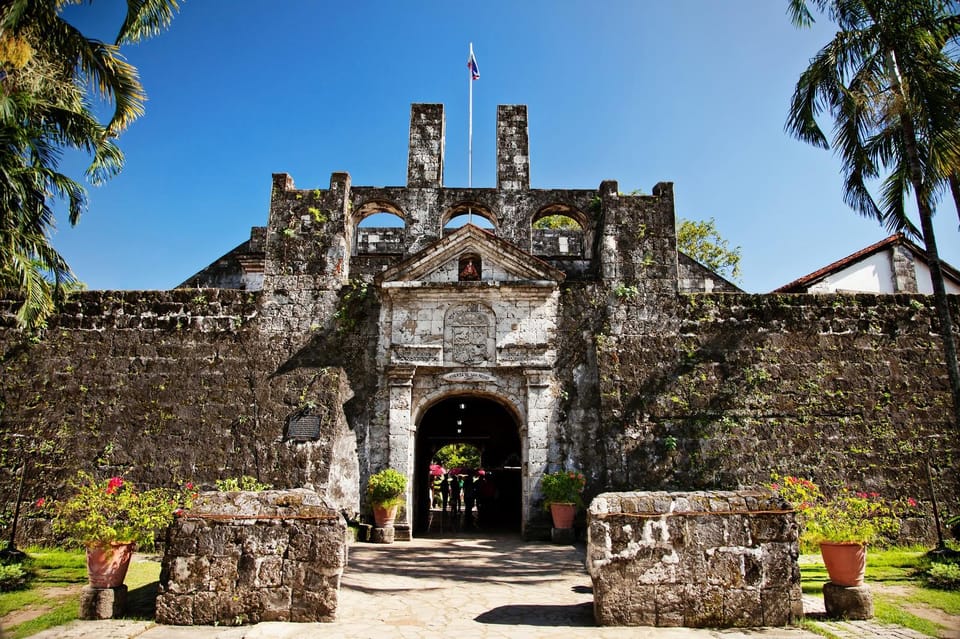 Ciudad de Cebú: Visita guiada histórica, gastronómica y de montaña ...
