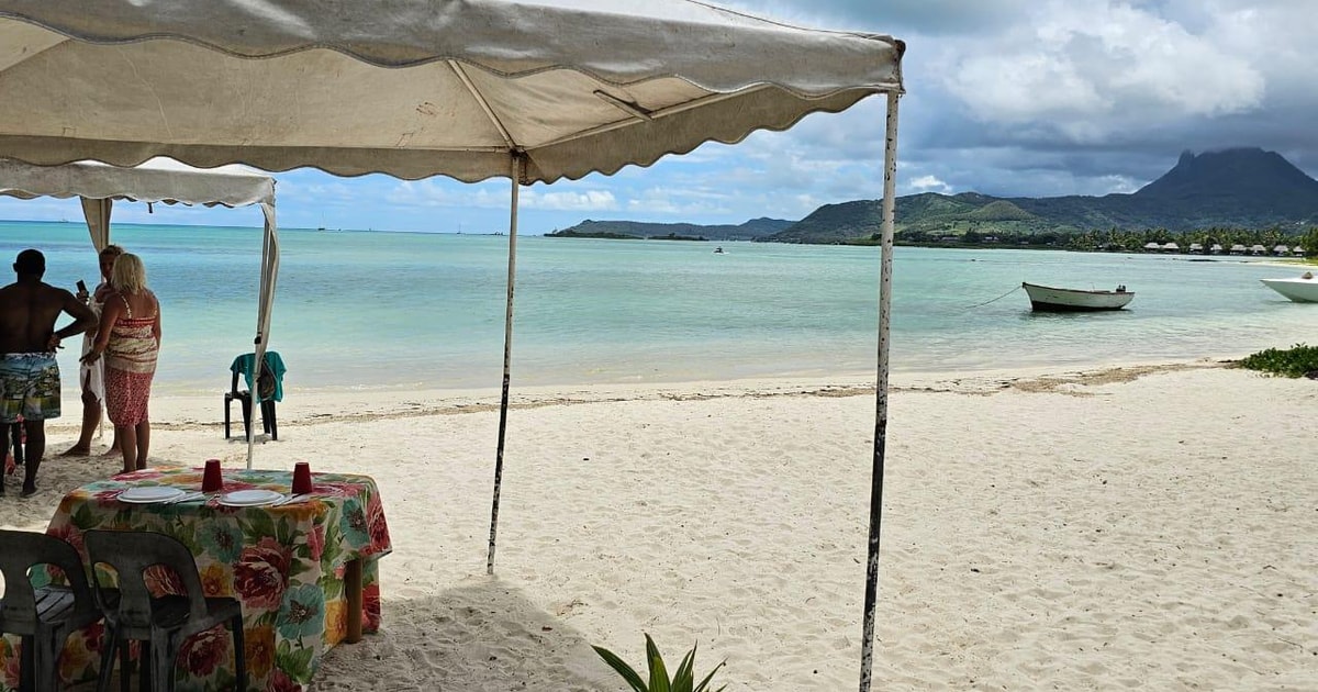Mauritius: Ile aux cerfs, cascate e bbq Giornata in barca | GetYourGuide
