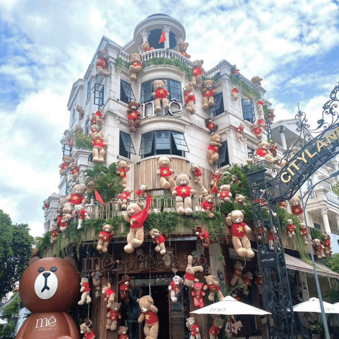 Ho Chi Minh: Teddy Café e mostra di Monet, perfetti per Instagram ...