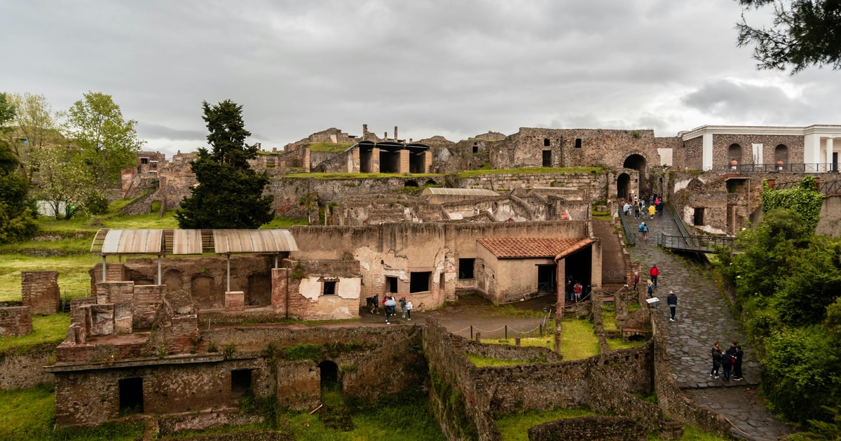 RONDLEIDING DOOR POMPEI: RUÏNES (SLA DE RIJ OVER) EN HISTORISCH CENTRUM ...
