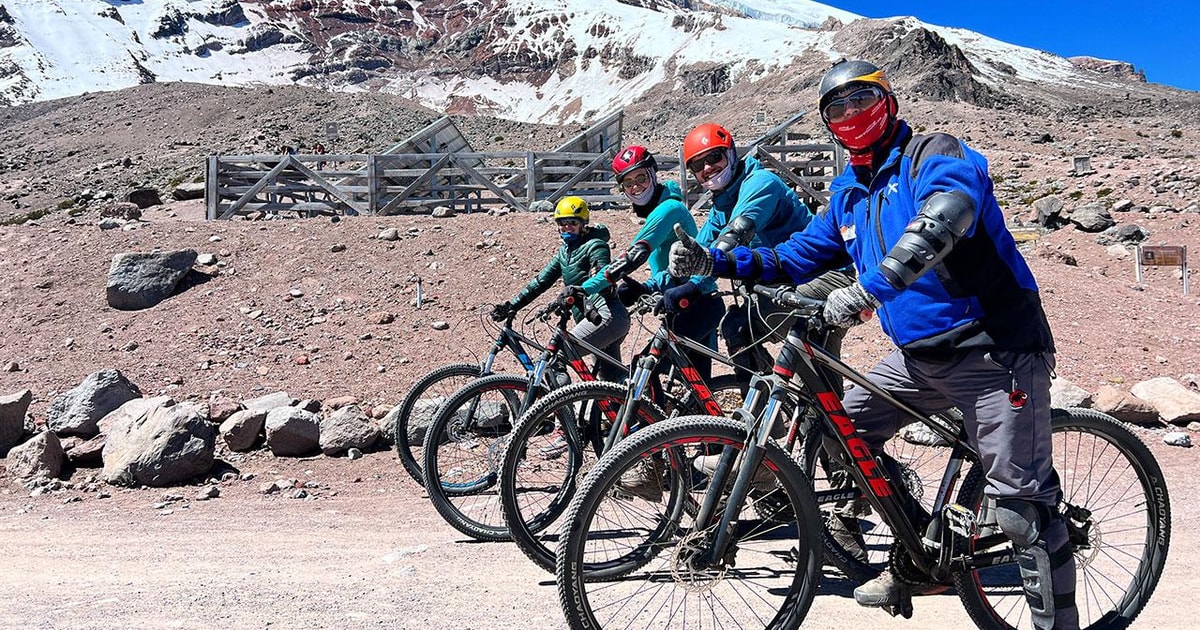 Riobamba: Fiets- en wandeltocht door de Chimborazo-vulkaan met lunch | GetYourGuide