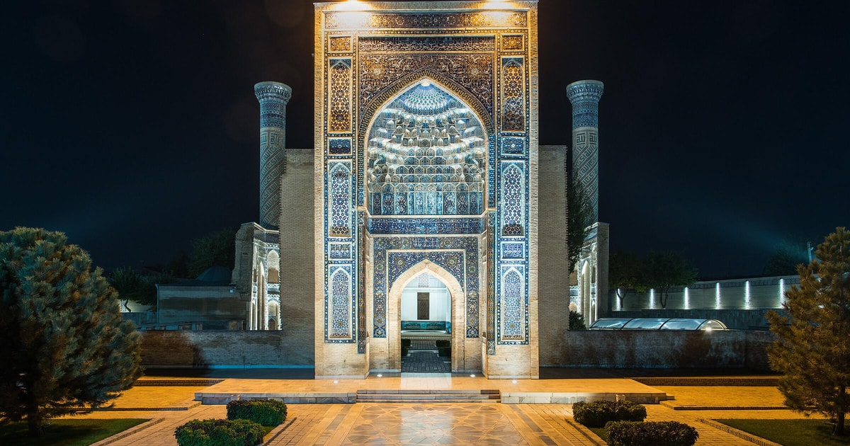 Samarkand by Night: A Magical Night Walking Tour | GetYourGuide