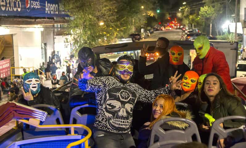 Ciudad de México: Acceso al espectáculo de lucha libre y tour en autobús de dos pisos | GetYourGuide
