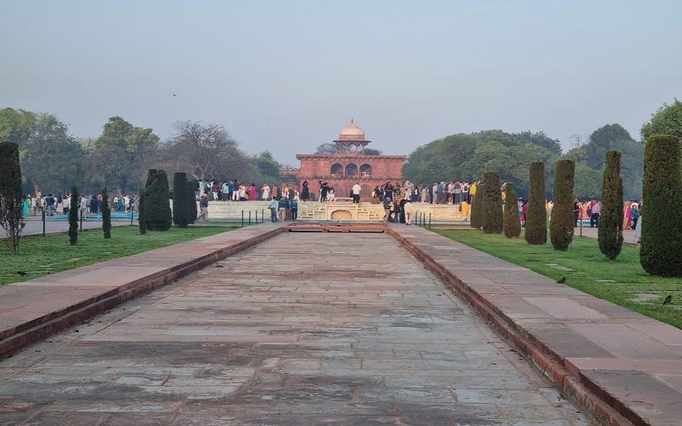 Agra : Taj Mahal & Agra Fort With Local Tour guide | GetYourGuide