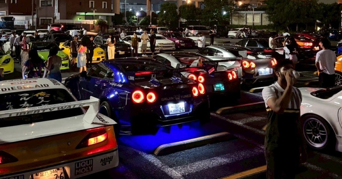 tokyo:Daikoku PA JDM Car Meeting von Ferrari/Maserati/VIP Van ...