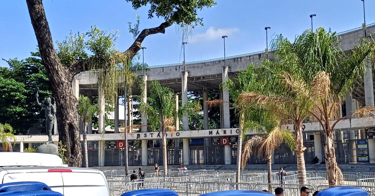 Rio Samba Bus: hop-on hop-off city tour in Rio de Janeiro | GetYourGuide