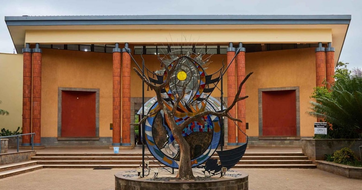 Half Day Tour to Nairobi National Museum & Snake Park | GetYourGuide
