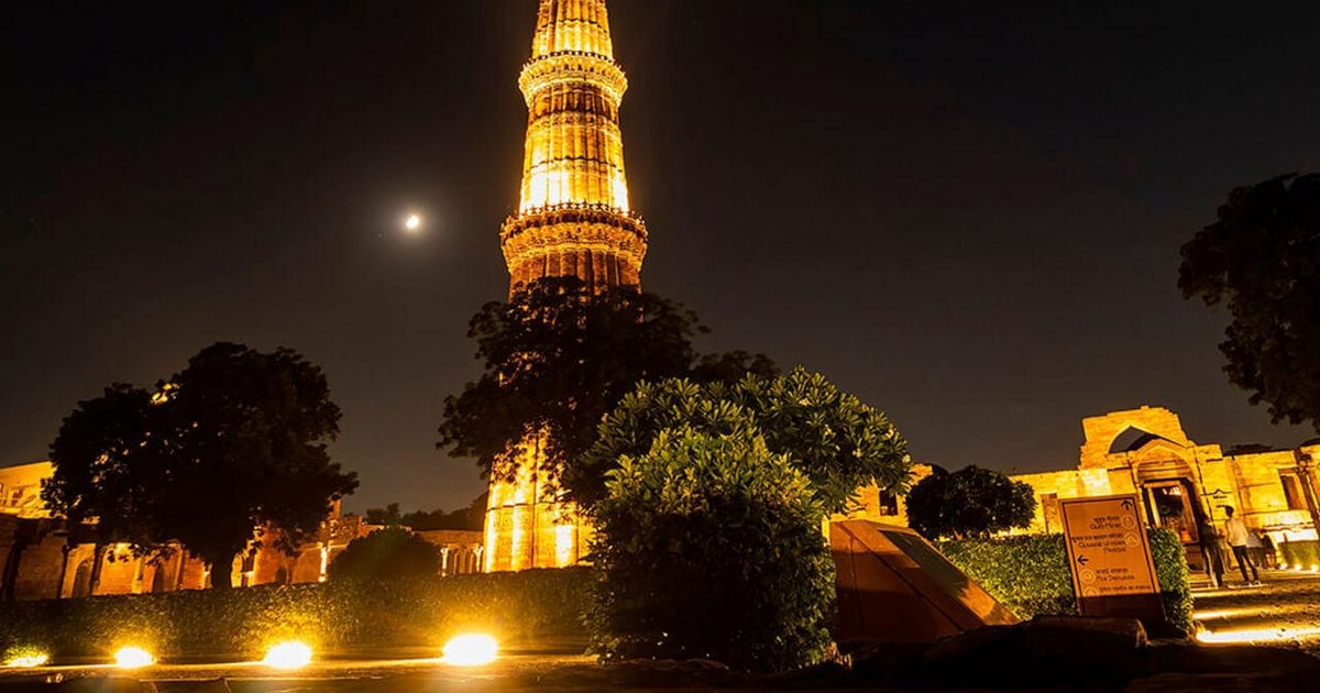 Nocna wycieczka po Delhi: Brama Indii, Qutub Minar i Akshardham ...
