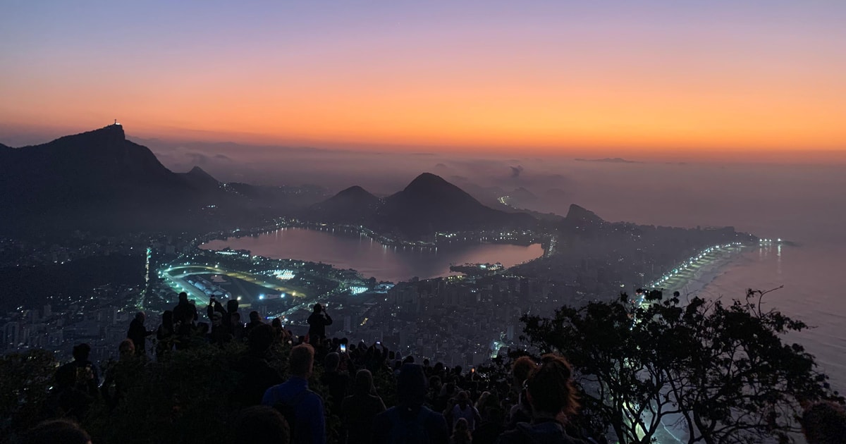 El mejor amanecer del mundo: excursión guiada al Morro Dois Irmãos ...