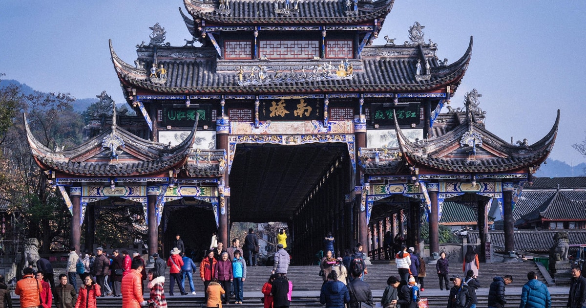 Chengdu: Dujiangyan Panda Base & Irrigation System Day Tour | GetYourGuide