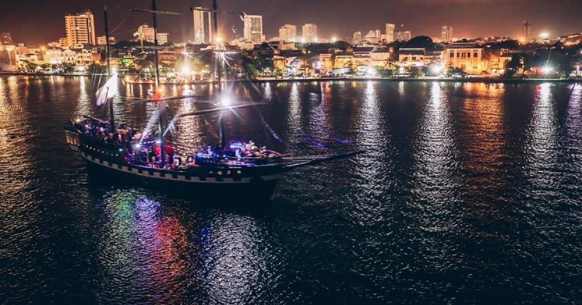 Cartagena, Colombia: Enjoy a sunset boat tour of the bay | GetYourGuide