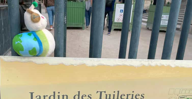 Self-guided tour in "Axe Historique" of Paris | GetYourGuide