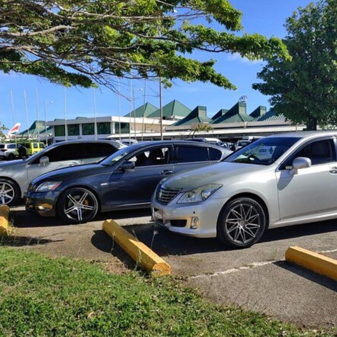 Trasferimento privato UVF per QUALSIASI resort, andata e ritorno ...