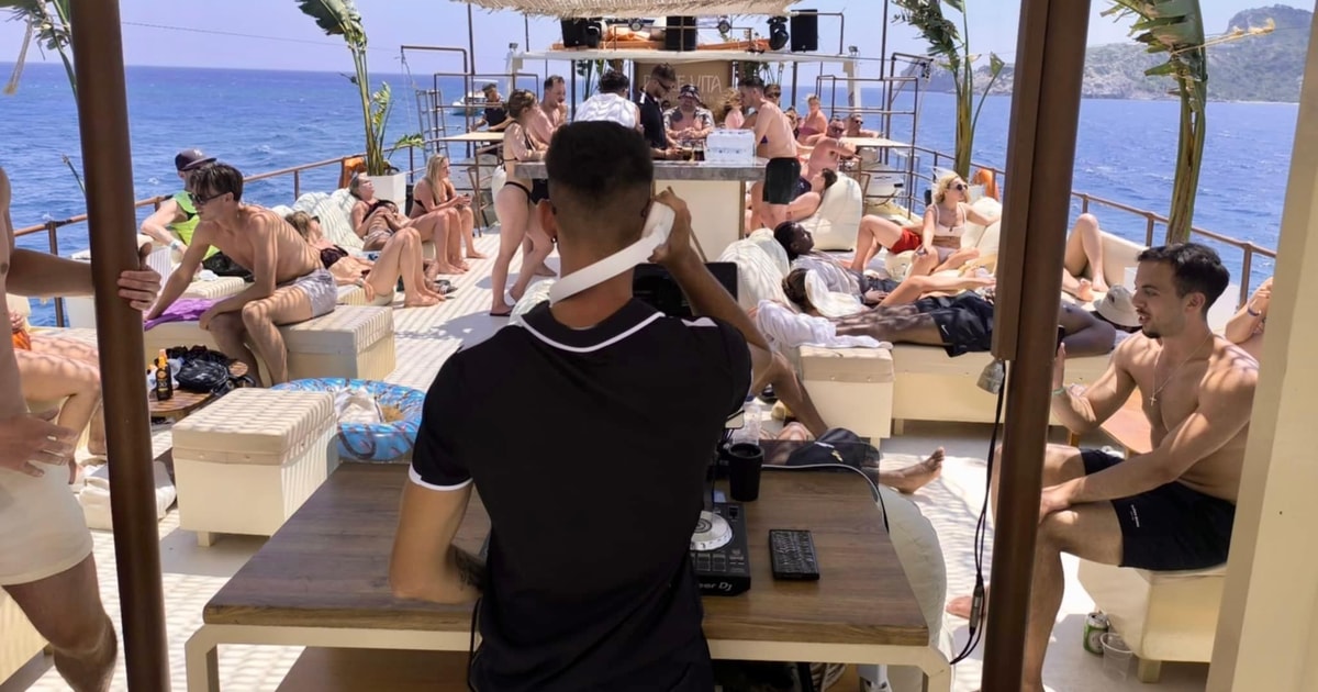 Rhodes: Swim & Relax Cruise with Buffet & Unlimited Drinks | GetYourGuide