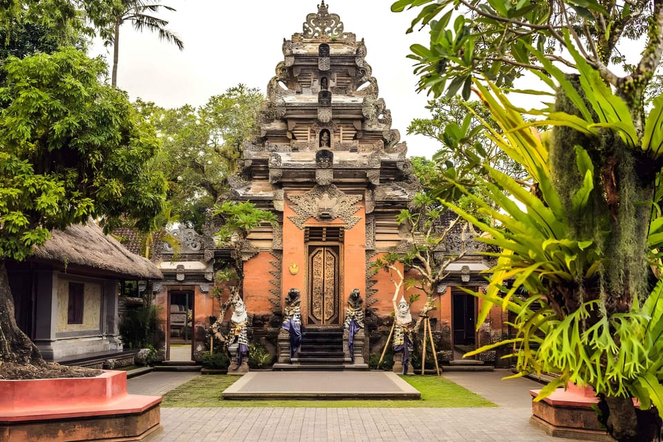 Paseo por el Columpio de Aloha y la Cascada de Ubud | GetYourGuide