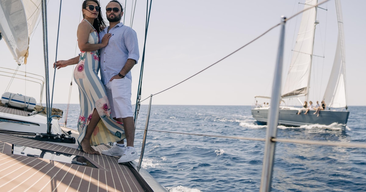 ポルトコロム：タパスとオープンバー付きの半日セーリングツアー | GetYourGuide