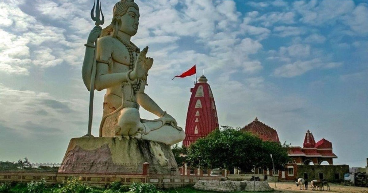 Dwarka: Full-Day Temple Tour with Sunset at Lighthouse | GetYourGuide