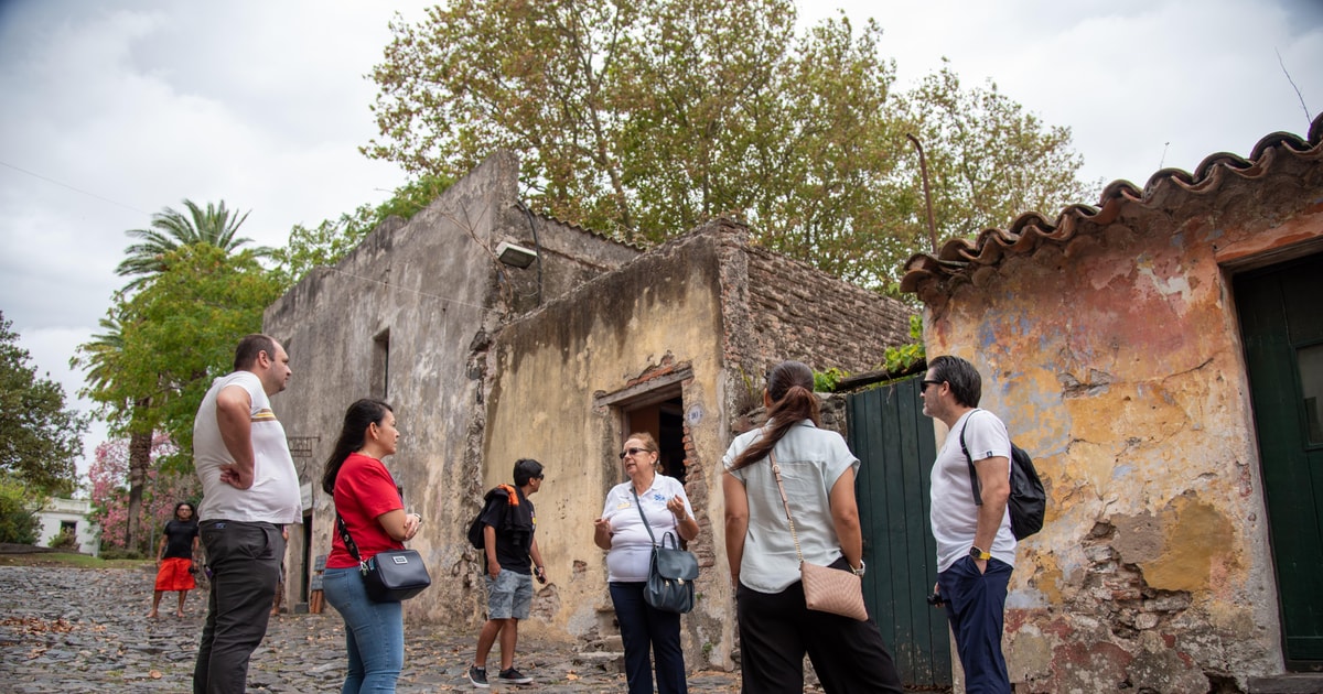Montevideo: Ganztägige Colonia (öffentliche Bustour + Rundgang ...