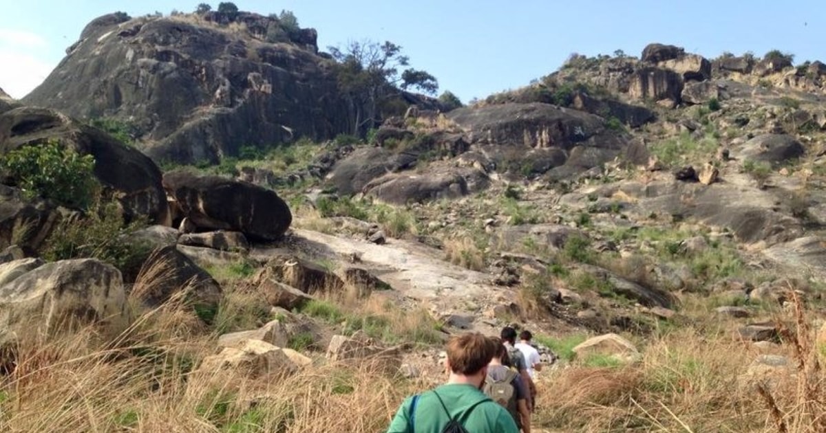 Jebel Kujur & Heroes: Halbtagestour | GetYourGuide