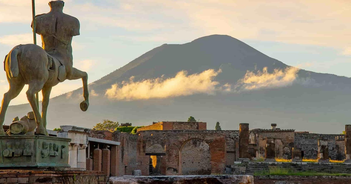 Explorando o Vesúvio e Pompéia: Uma viagem no tempo | GetYourGuide