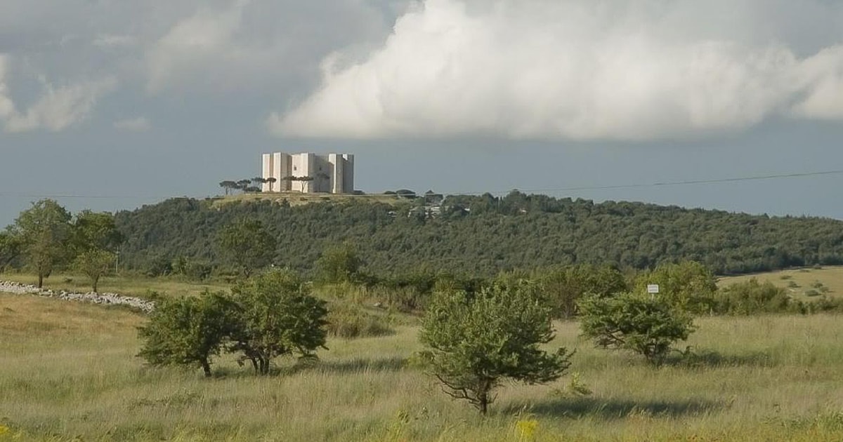 Andria: Visita guiada de 1,5 horas al Castillo del Monte | GetYourGuide