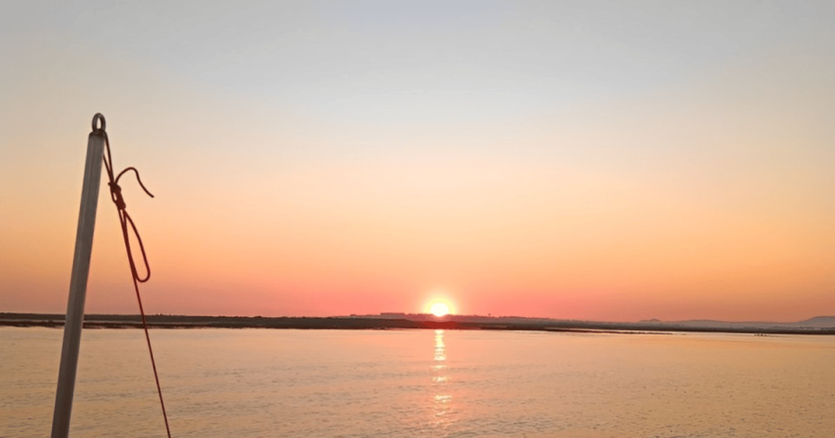 Olhão: Pôr do sol na Ria Formosa - Passeio pelas ilhas | GetYourGuide