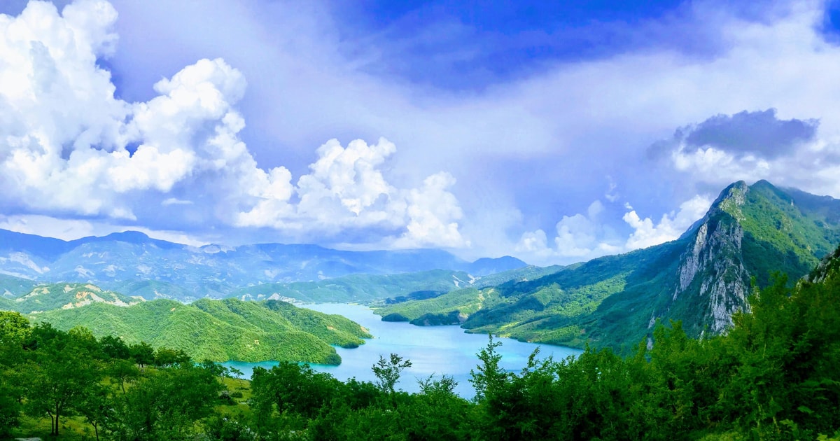 Bovilla-See & Gamti-Berg: Halbtägige Wanderung ab Tirana | GetYourGuide