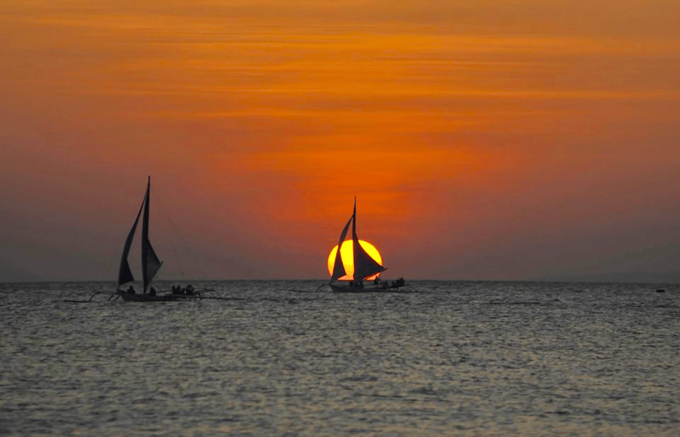 Boracay: Sunset Paraw Sailing Trip with Photos | GetYourGuide