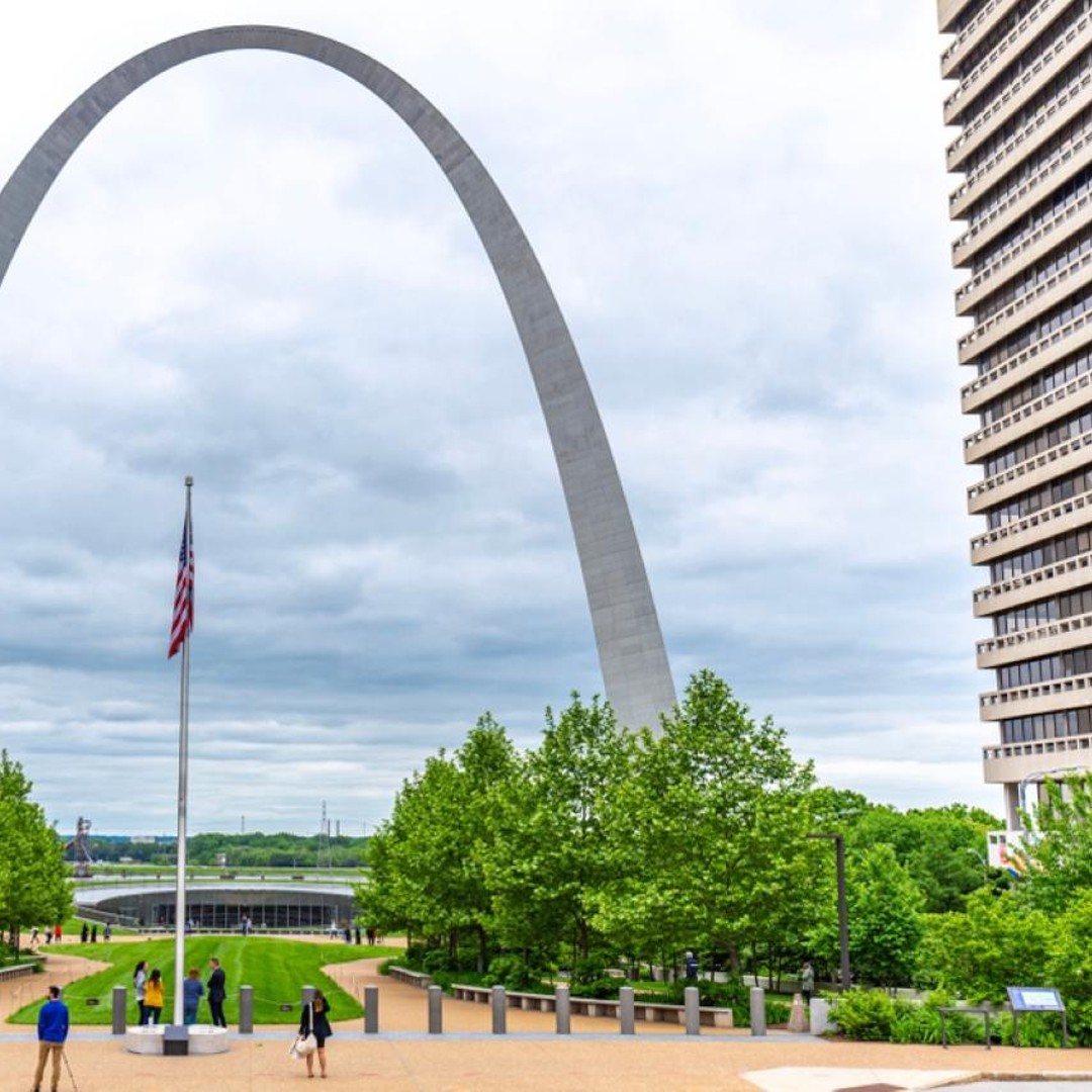 St. Louis Arch - Walking Tour and Entrance Ticket | GetYourGuide