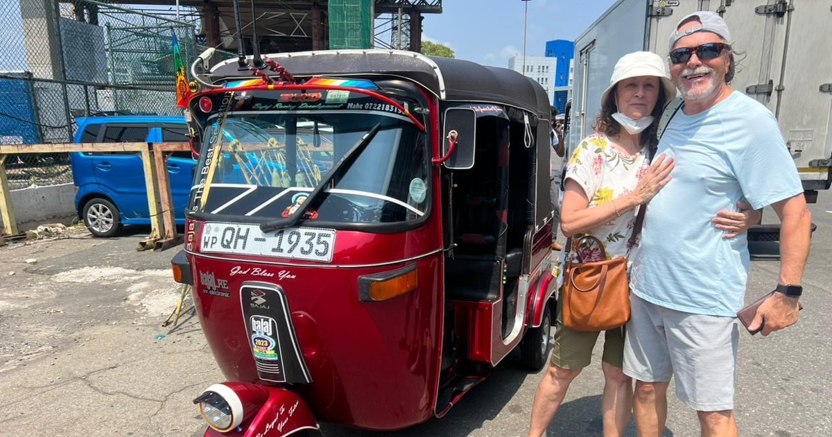 Colombo: Hidden Architecture and Street Art Tuk-Tuk Tour | GetYourGuide
