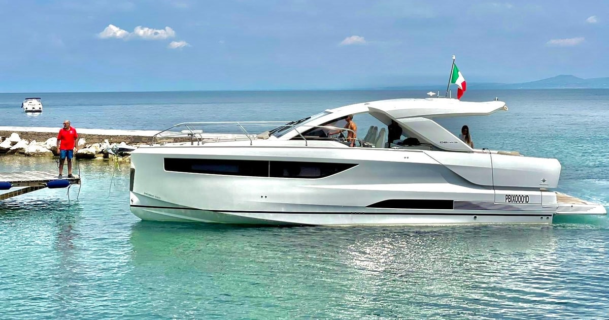 Nápoles: Capri - Costa Amalfitana Tour en barco privado JEANNEAU DB43 ...