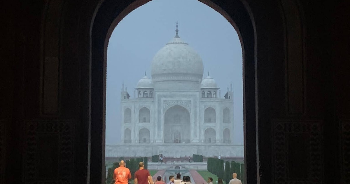 Tour privato del Taj Mahal in auto da Nuova Delhi | GetYourGuide