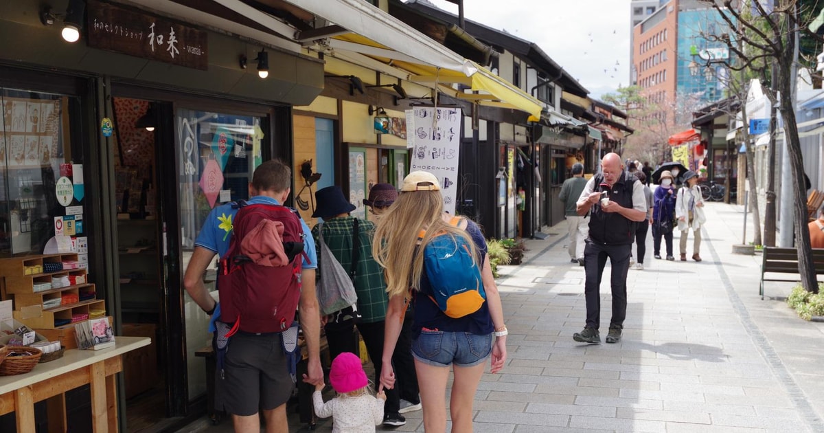 Paseo Cultural por Matsumoto: Castillo, Sake y Sabor de la Vida Local ...
