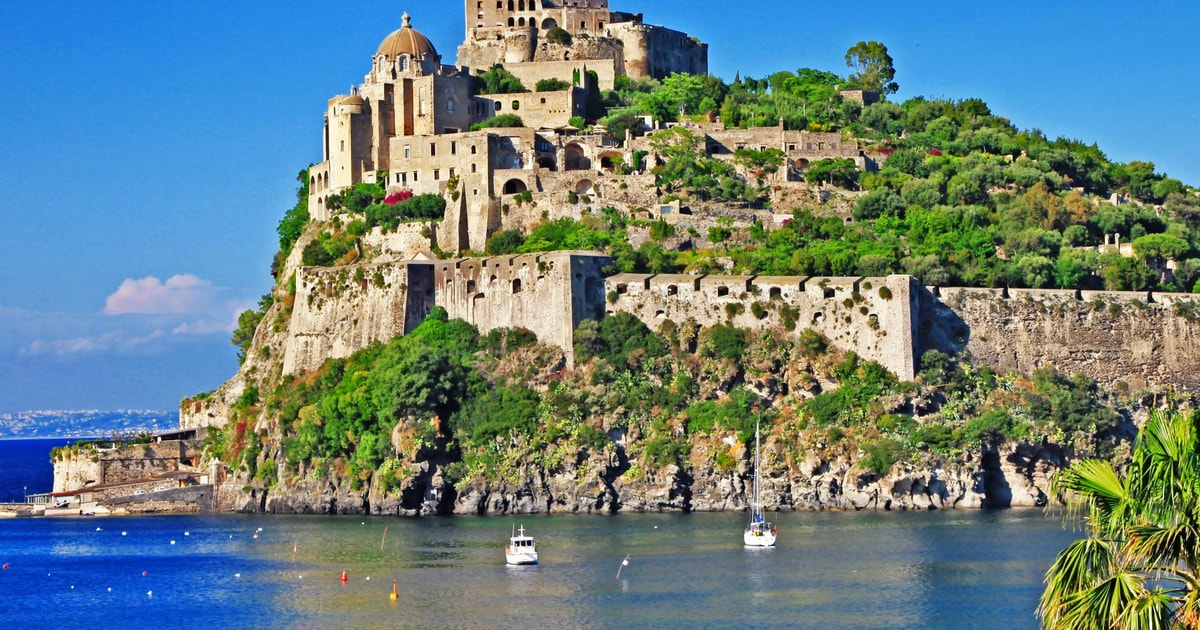 Ontdekkingstocht en culinaire tour van het eiland Ischia vanuit ...